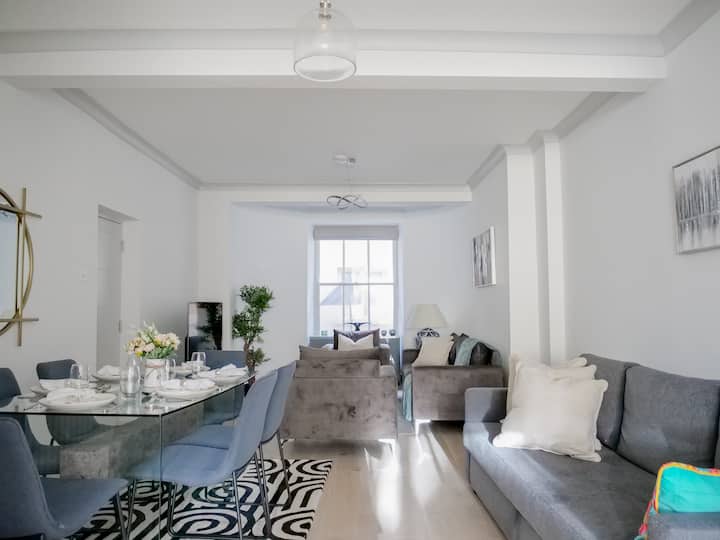 Super Spacious 3 Bedroom And 3 Bathroom Apartment - Centro de Londres