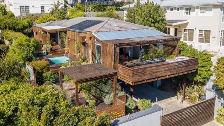 Gorgeous 4 Bedroom Home, Mountain View’s And Solar - Kapstadt