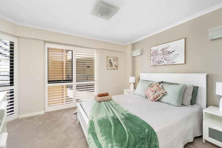 Stylish Central Retreat - Canberra