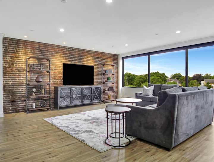 Main Street Penthouse - Waterville, ME