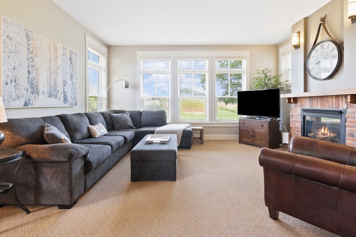 Fore Seasons Escape With Golf In Backyard - Collingwood