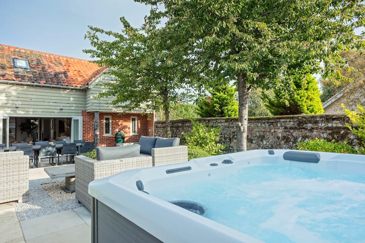 Luxury Central Burnham Market Retreat 5* & Hot Tub - Holkham