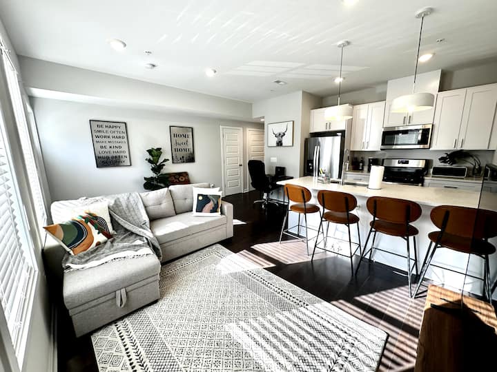 Modern 2bd/2ba Urban Oasis - RFK Stadium - Washington
