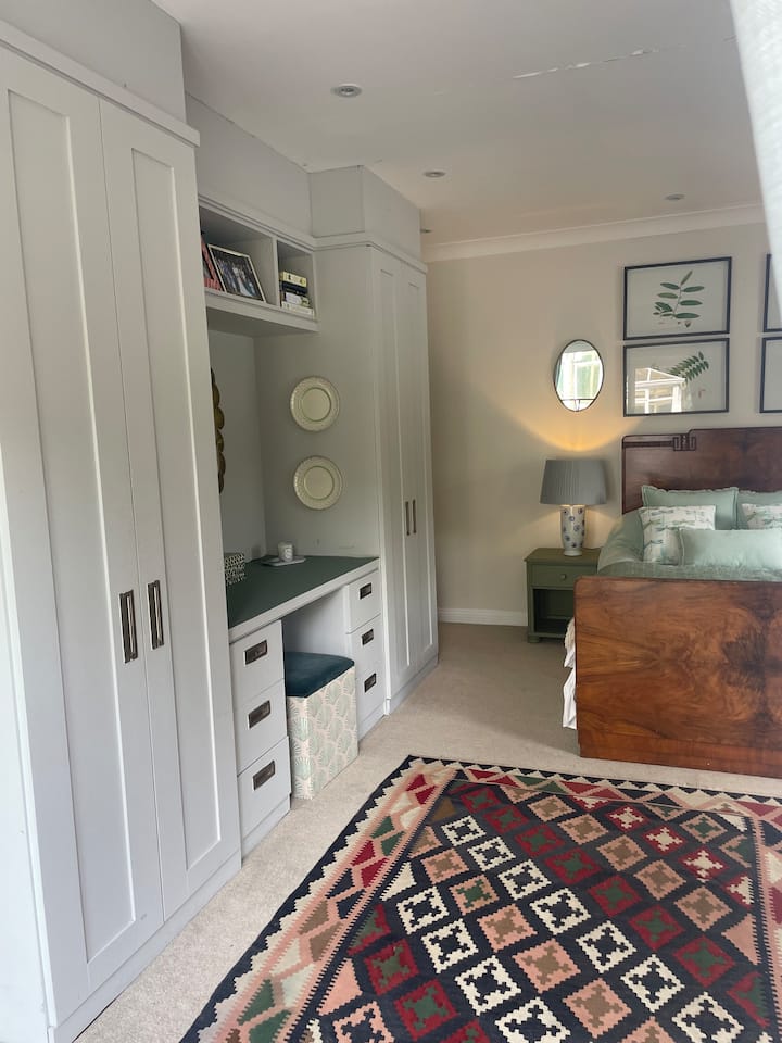 Family Room, Big Country House - 루턴