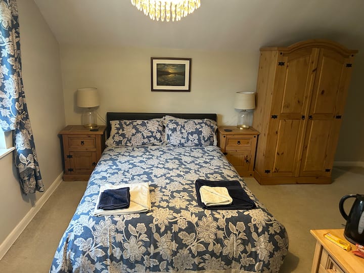 Penrhosmawr Blue Room - Machynlleth
