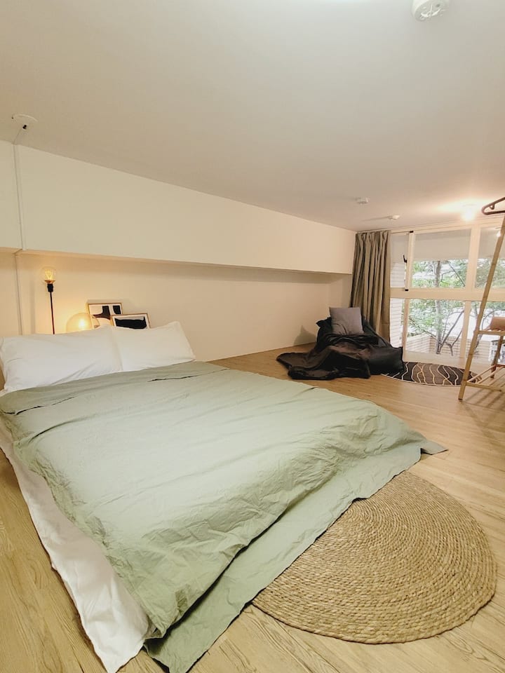 月光灑落-北醫/吳興街/101捷運
/象山捷運 - Da’an District