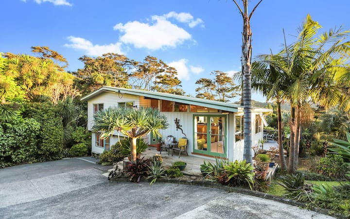 Garden Retreat - A 3 Bedroom Home - Auckland