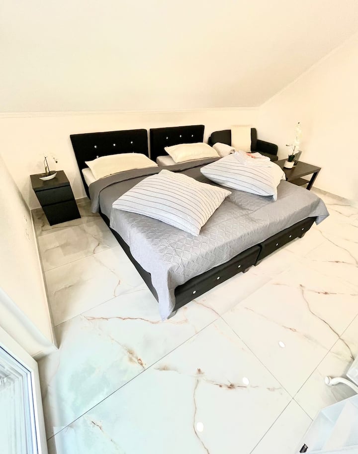 Pension Hammer (Privatzimmer Gelb) - Limburg an der Lahn