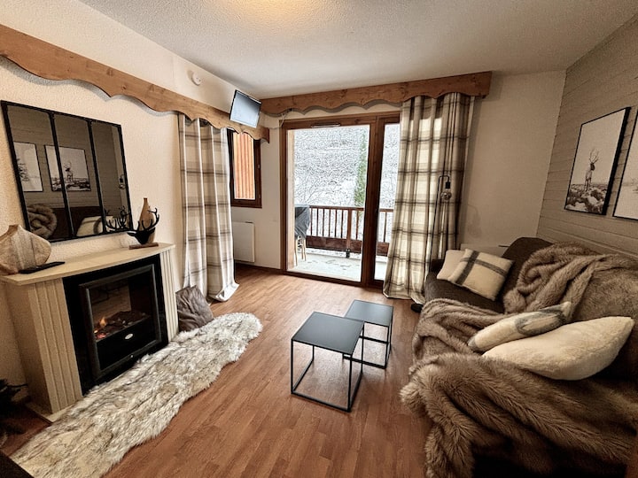Appartement Chaleureux Au Ski Avec Piscine - Valmeinier