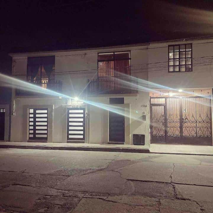 Casa De 4 Habitaciones  Centro. - 莫雷利亞