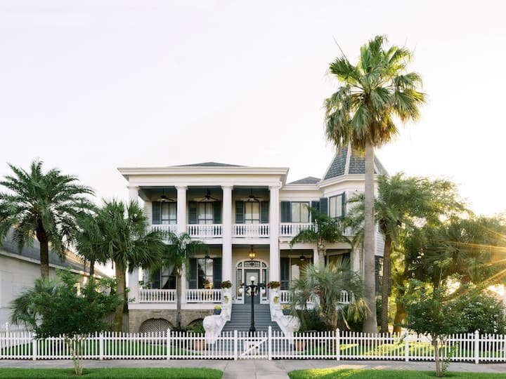 2024 Michelin Key Award Winner: The Carr Mansion - Galveston Island, TX
