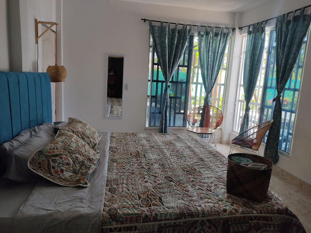 Cama King con vista a la Piscina - Hoteles en renta en Rozo, Valle del ...