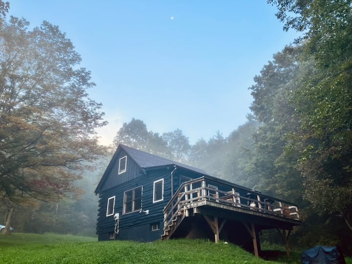 Dezi's Retreat And Waterfalls - Hobart, NY