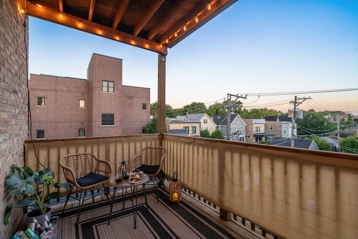 North Center 2b W/ Patio- Perfect For Work Or Play - Chicago, IL