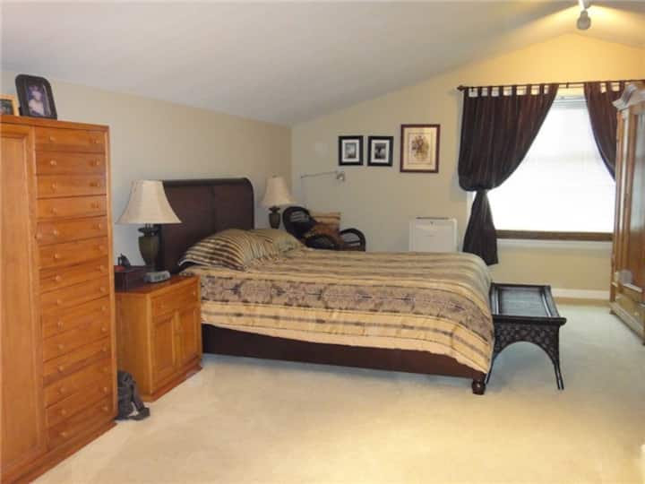 Mundy Park Top 2 Floors Suite - Port Moody