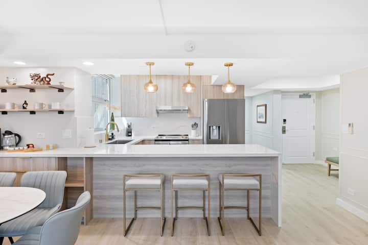 Rare Designer Curated 1400+ Sq Ft 2b2b W/ 3 Lanais - Honolulu, HI