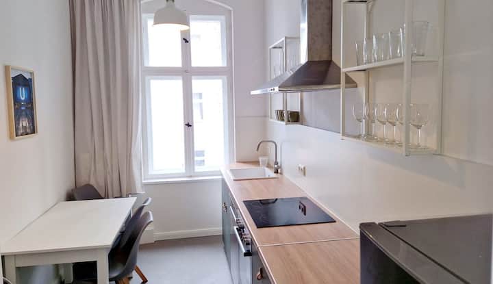 Modern Furnished Room Berlin-friedrichshain - Berlin