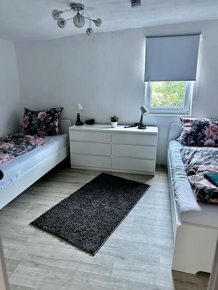Fitters' Flat - Up To 9 People - Wlan - Marktbreit