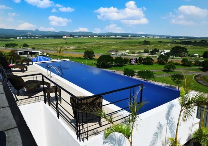 Perfectly Located 1 Bed Condo - Angeles