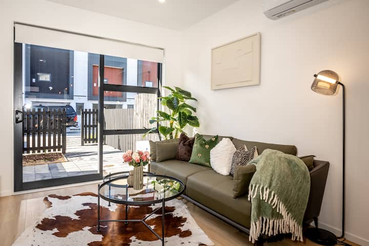 Cozy Two- Bedroom Townhouse With Garden_unit 13 - Auckland