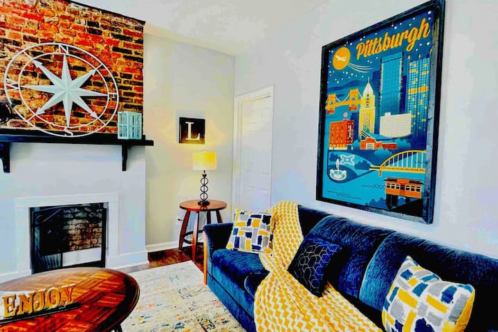 Free Parking! Walk Stadium | Strip Dist 3br+3bath - Pittsburgh