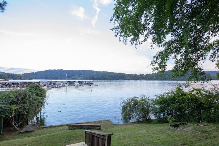 Red's Fishin Hole - Boone Lake, TN