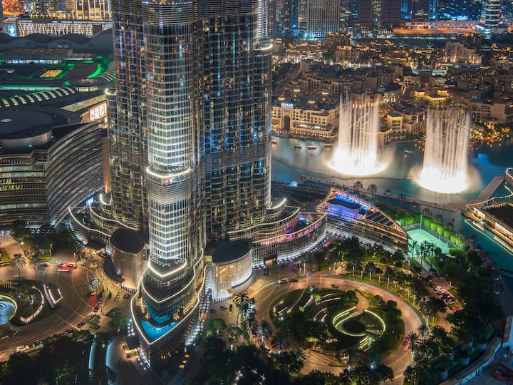 Fountain & Burj View 3br — Near Dubai Mall W/ Pool - Dubai