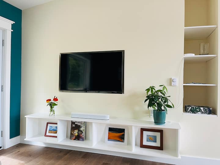 Modern Home With Panoramic View! - Wolfville