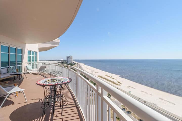 3 Bedroom Penthouse W/ Panoramic Gulf Views - Biloxi, MS