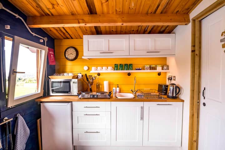 Rock Hill Hideaway- Bell Tent & Pool House - East Sussex