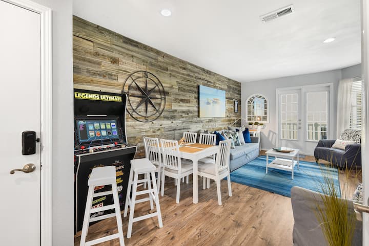 Walk2beach/gamemachine/kingbed/petfriendly. - Corpus Christi, TX