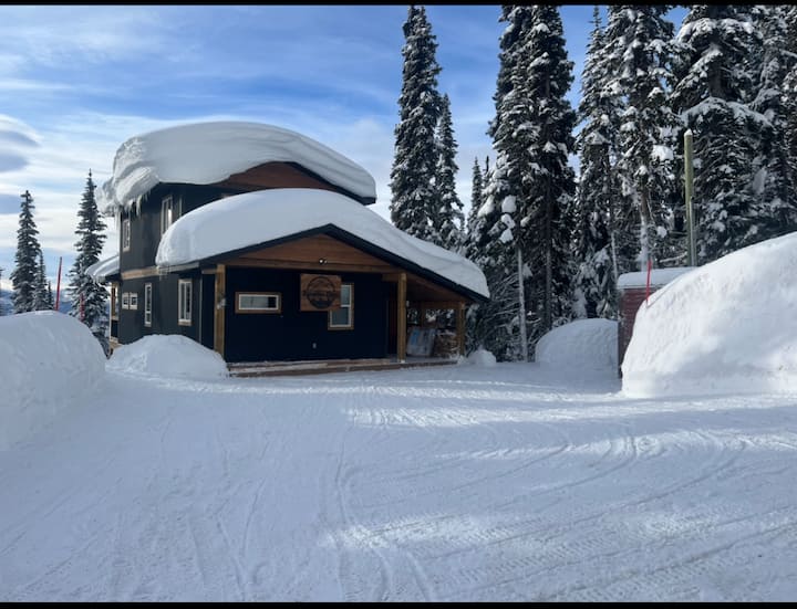 Paradise Pines Suite Ski In/out - Smithers