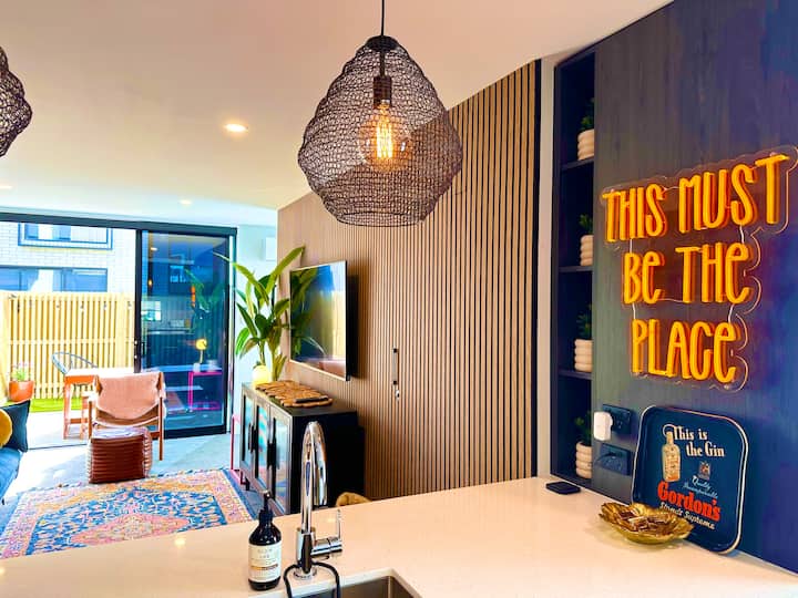 Whistle Stop - Whimsical Luxury,  Ev Friendly - Christchurch