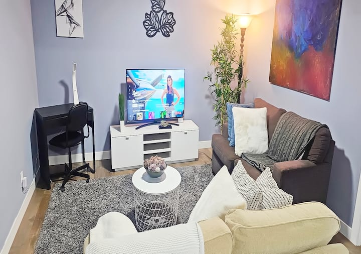 Beautiful, Cozy And Comfy Suite. - Airdrie