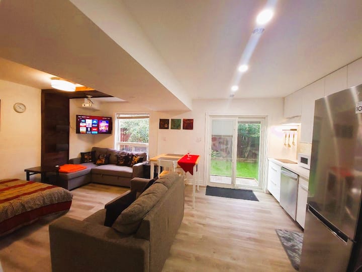 Private Ground Floor Fully Equipped Studio Suite - Vaughan