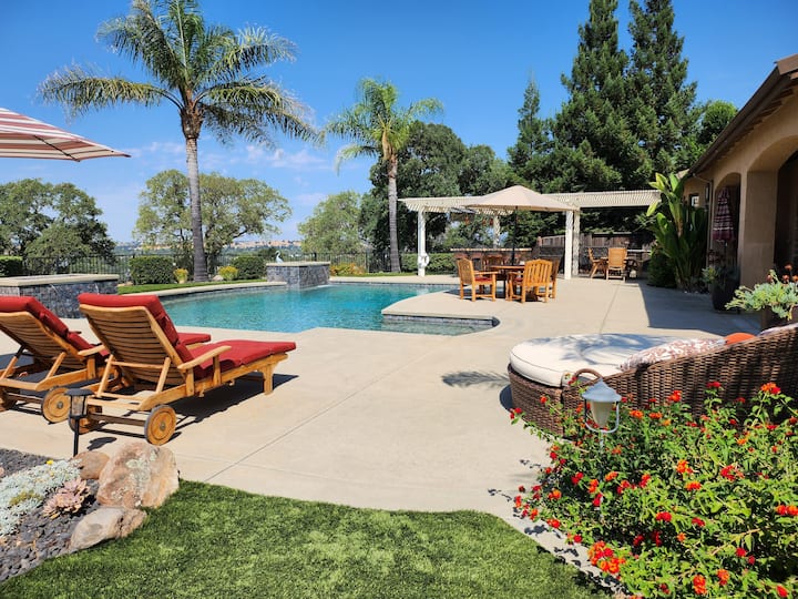 Pool, Hot Tub, Bocce & Views - Granite Bay, CA
