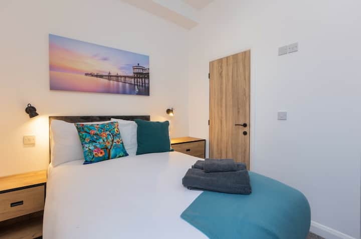 The Western Room 7 - Sleeps 2 - Lytham St Annes