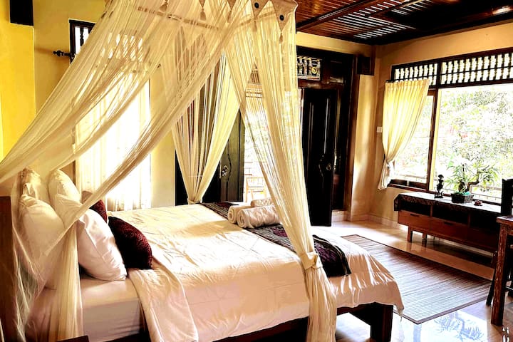 Suk's House - Live Locally In Family Compound Ubud - Ubud