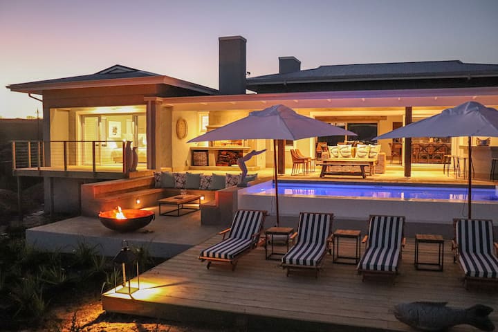 Modern Villa With Seaviews In Secure Estate - Plettenberg Bay