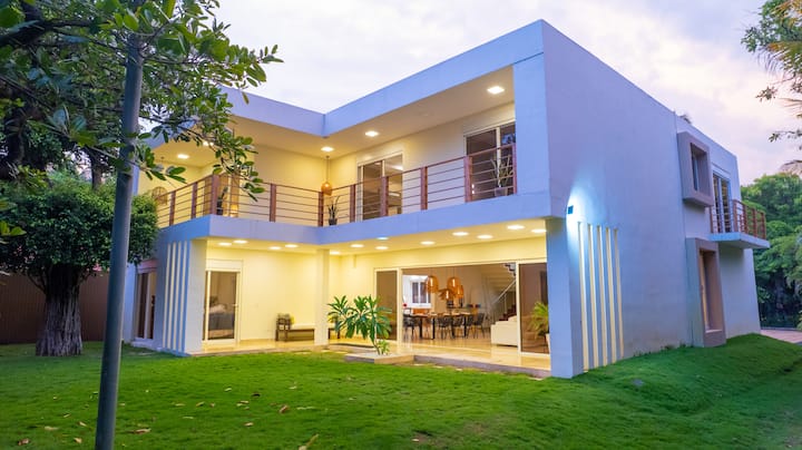 Beachfront Paradise Villa@la Costa+ac+wifi+pool - El Salvador