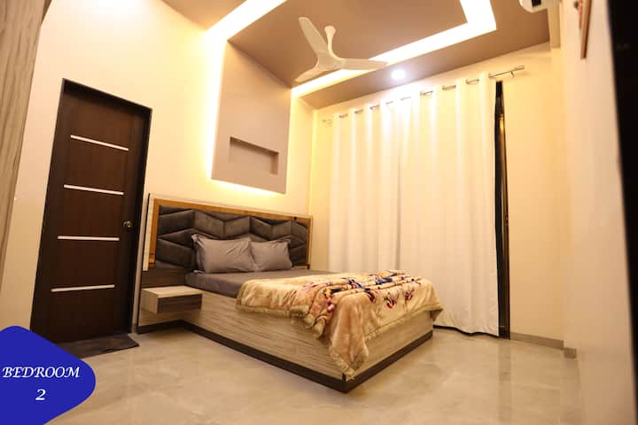 Royal Retreat- 7bhk Luxury Villa - Lonavla