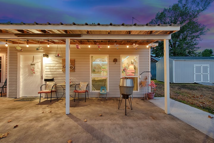 Flamingo Tiki Hut - Humble, TX