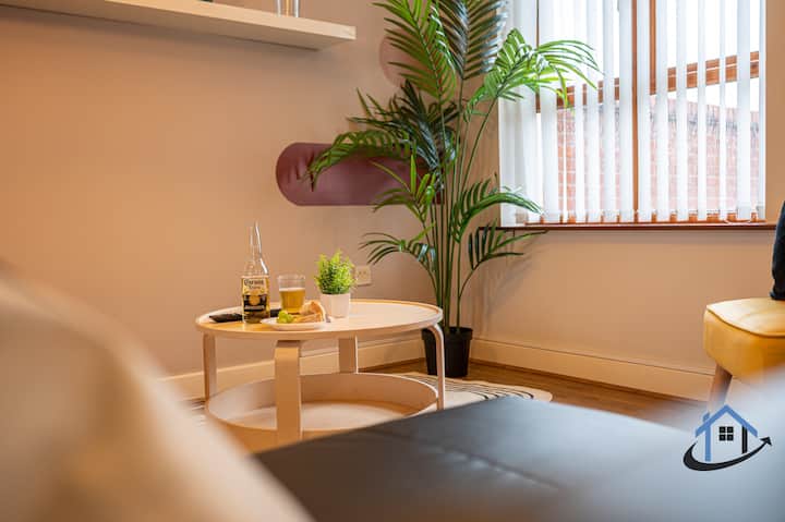 Minchin House 3 Bed Parking Sleeps 8 - Northamptonshire