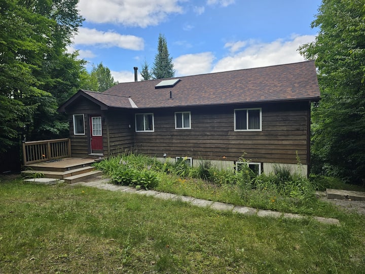 Cozy Family Cottage On Lake - Kawartha Lakes