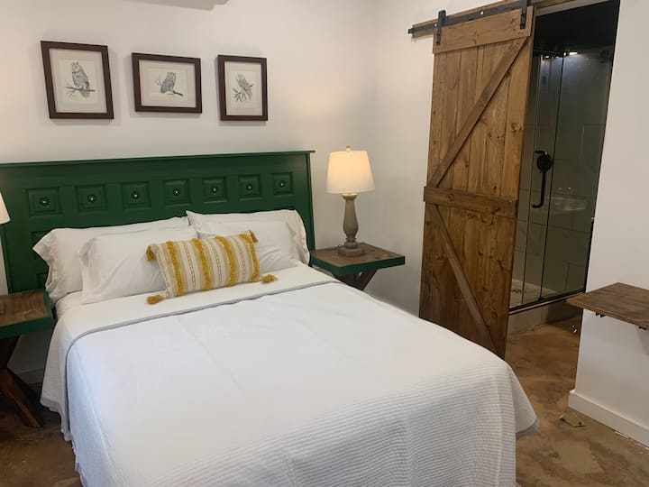Private Garden Cottage - Folly Beach, SC