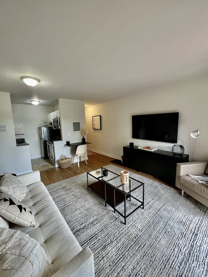 Exquisitely Furnished 1br Apartment Awaits 110 - Fort Lee, NJ