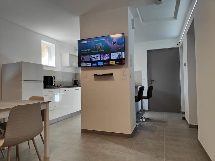 Casagino 3 : Appt Indépendant 3 Pièces Pour 4 Pers - Ibis Vesoul