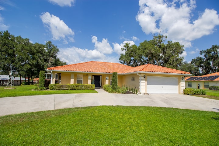 Villa Havelaar: Family Friendly And Awesome Pool - Inverness, FL