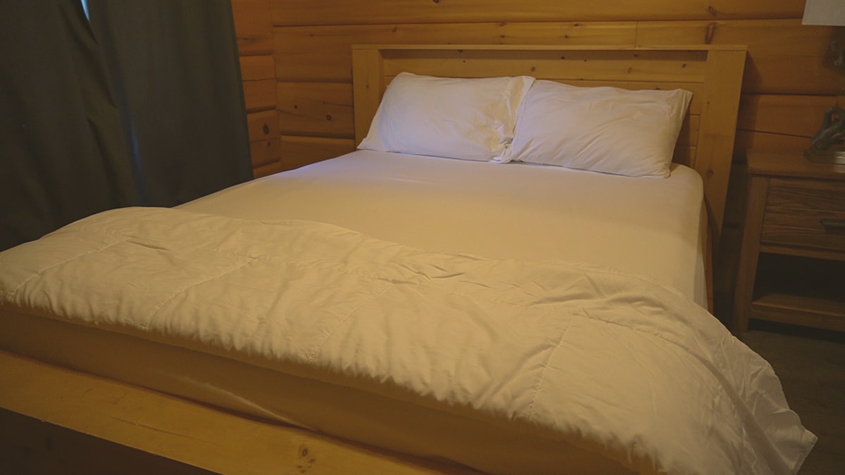 Grand Cabin entlang des Grand River - Blockhütten zur Miete in ...