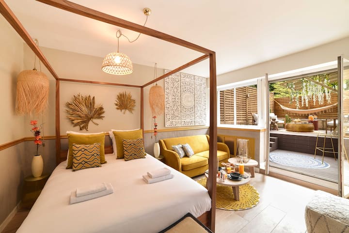 The Victor Hugo Garden Suite - Paris
